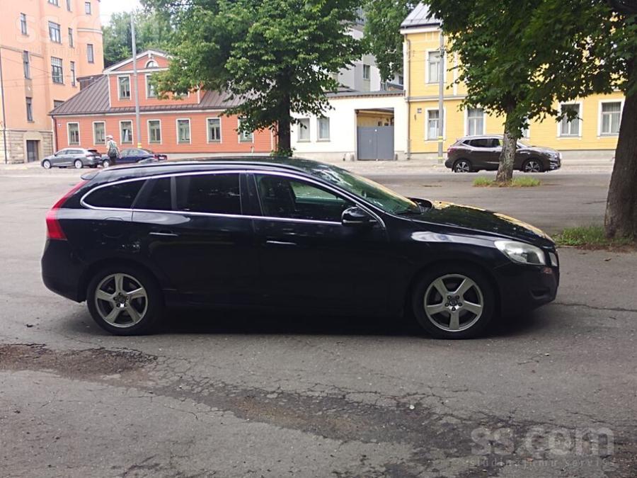 Melns Volvo V60 2013 Rīga, ar dzinēja tilpumu 2.00 L un nobraukumu 0 tūkst. km par 3900 €, foto 5 vietnē AUTOMOTO.COM.LV