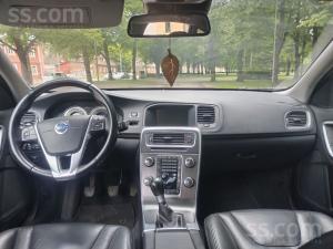 Melns Volvo V60 2013 Rīga, ar dzinēja tilpumu 2.00 L un nobraukumu 0 tūkst. km par 3900 €, foto 10 vietnē AUTOMOTO.COM.LV