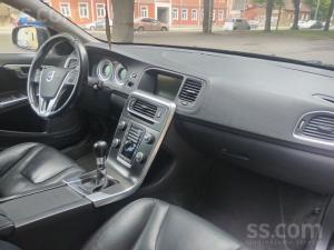 Melns Volvo V60 2013 Rīga, ar dzinēja tilpumu 2.00 L un nobraukumu 0 tūkst. km par 3900 €, foto 11 vietnē AUTOMOTO.COM.LV