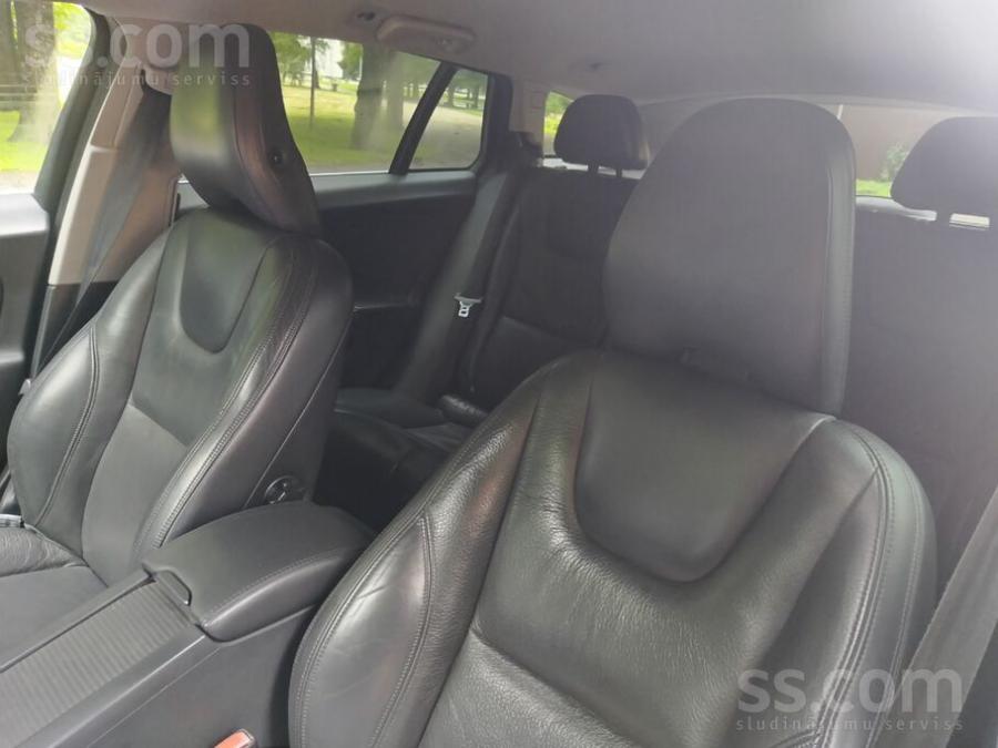 Melns Volvo V60 2013 Rīga, ar dzinēja tilpumu 2.00 L un nobraukumu 0 tūkst. km par 3900 €, foto 13 vietnē AUTOMOTO.COM.LV