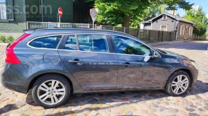 Melns Volvo V60 2013 Rīga, ar dzinēja tilpumu 2.00 L un nobraukumu 260 tūkst. km par 6200 €, foto 6 vietnē AUTOMOTO.COM.LV