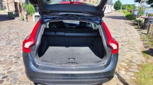 Melns Volvo V60 2013 Rīga, ar dzinēja tilpumu 2.00 L un nobraukumu 260 tūkst. km par 6200 €, foto 9 vietnē AUTOMOTO.COM.LV
