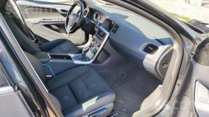 Melns Volvo V60 2013 Rīga, ar dzinēja tilpumu 2.00 L un nobraukumu 260 tūkst. km par 6200 €, foto 13 vietnē AUTOMOTO.COM.LV