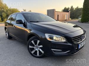 Black Volvo V60 2013 in Bauska, with an engine capacity of 2.40 L and mileage of 306 thousand km for 5000 €, photo 4 on AUTOMOTO.COM.LV