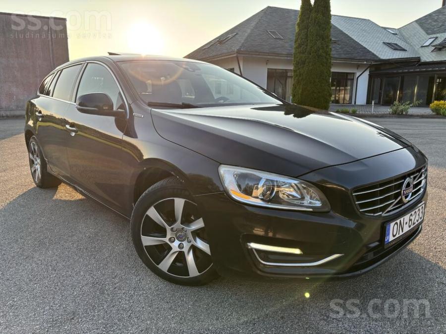 Black Volvo V60 2013 in Bauska, with an engine capacity of 2.40 L and mileage of 306 thousand km for 5000 €, photo 6 on AUTOMOTO.COM.LV