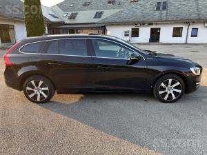Black Volvo V60 2013 in Bauska, with an engine capacity of 2.40 L and mileage of 306 thousand km for 5000 €, photo 12 on AUTOMOTO.COM.LV