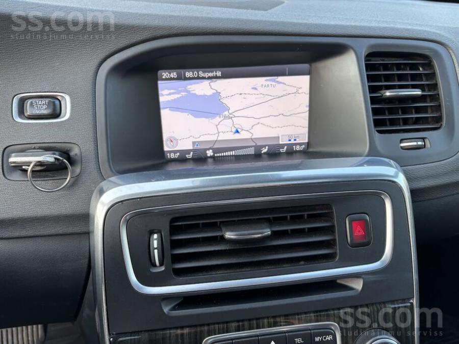 Black Volvo V60 2013 in Bauska, with an engine capacity of 2.40 L and mileage of 306 thousand km for 5000 €, photo 24 on AUTOMOTO.COM.LV