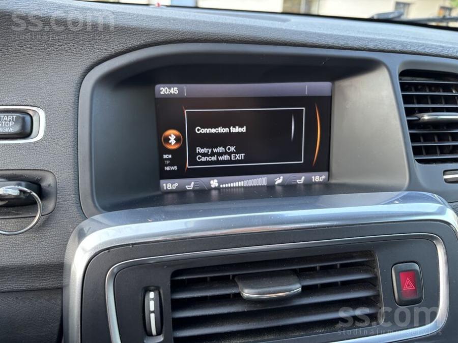 Black Volvo V60 2013 in Bauska, with an engine capacity of 2.40 L and mileage of 306 thousand km for 5000 €, photo 25 on AUTOMOTO.COM.LV
