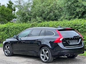 Melns Volvo V60 2013 Kėdainiai, ar dzinēja tilpumu 2.40 L un nobraukumu 248 tūkst. km par 6999 €, foto 5 vietnē AUTOMOTO.COM.LV