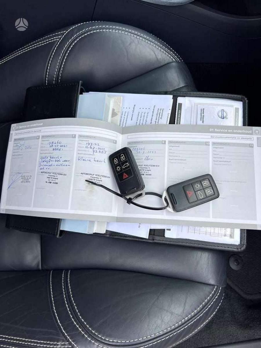 Melns Volvo V60 2013 Kėdainiai, ar dzinēja tilpumu 2.40 L un nobraukumu 248 tūkst. km par 6999 €, foto 13 vietnē AUTOMOTO.COM.LV