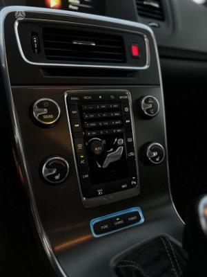 Black Volvo V60 2013 in Kaunas, with an engine capacity of 2.40 L and mileage of 334 thousand km for 7999 €, photo 25 on AUTOMOTO.COM.LV