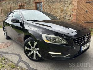 Melns Volvo V60 2013 Bauska, ar dzinēja tilpumu 2.40 L un nobraukumu 0 tūkst. km par 3800 €, foto 4 vietnē AUTOMOTO.COM.LV