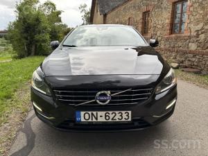 Melns Volvo V60 2013 Bauska, ar dzinēja tilpumu 2.40 L un nobraukumu 0 tūkst. km par 3800 €, foto 12 vietnē AUTOMOTO.COM.LV