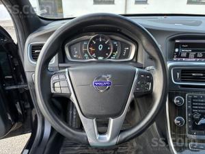 Melns Volvo V60 2013 Bauska, ar dzinēja tilpumu 2.40 L un nobraukumu 0 tūkst. km par 3800 €, foto 16 vietnē AUTOMOTO.COM.LV