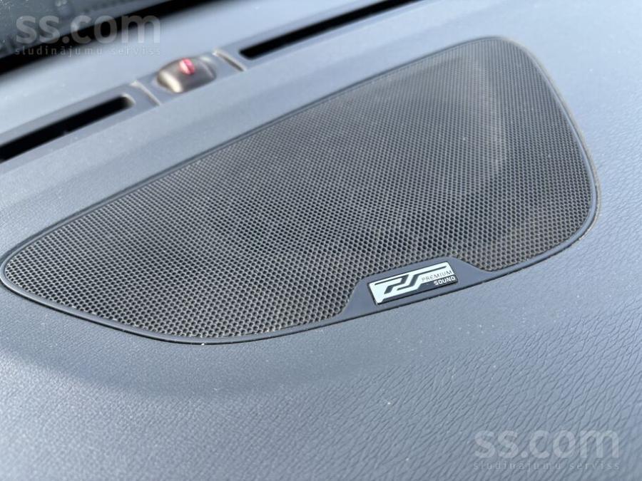 Melns Volvo V60 2013 Bauska, ar dzinēja tilpumu 2.40 L un nobraukumu 0 tūkst. km par 3800 €, foto 22 vietnē AUTOMOTO.COM.LV