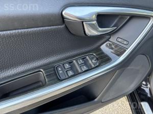 Melns Volvo V60 2013 Bauska, ar dzinēja tilpumu 2.40 L un nobraukumu 0 tūkst. km par 3800 €, foto 25 vietnē AUTOMOTO.COM.LV