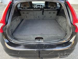 Melns Volvo V60 2013 Bauska, ar dzinēja tilpumu 2.40 L un nobraukumu 0 tūkst. km par 3800 €, foto 28 vietnē AUTOMOTO.COM.LV