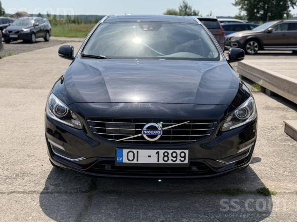 Черный Вольво B60 2013 в Рига, объемом двигателя 2.40 л и пробегом 251 тыс. км за 7950 €, фото 2 на AUTOMOTO.COM.LV