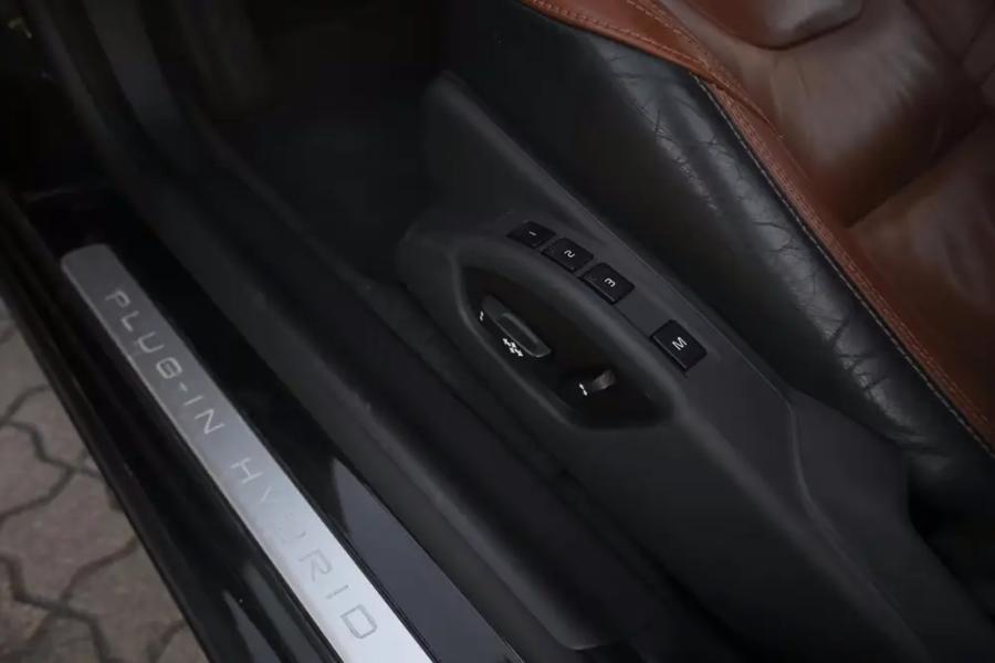 Черный Вольво B60 2013 в Елгава, объемом двигателя 2.40 л и пробегом 180 тыс. км за 10400 €, фото 13 на AUTOMOTO.COM.LV