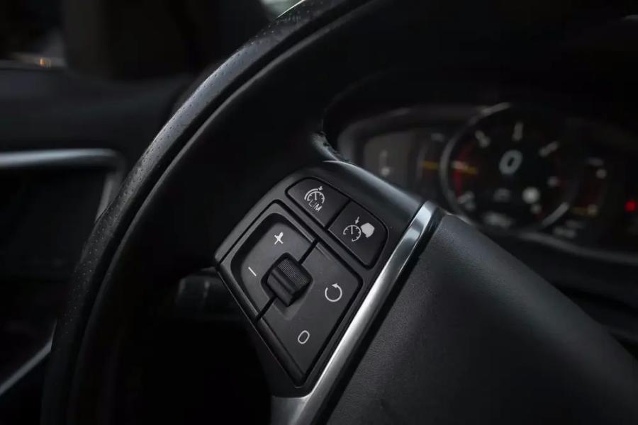 Черный Вольво B60 2013 в Елгава, объемом двигателя 2.40 л и пробегом 180 тыс. км за 10400 €, фото 22 на AUTOMOTO.COM.LV