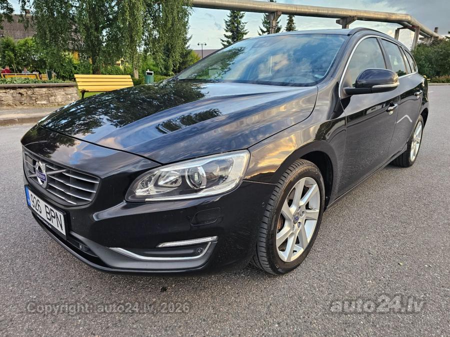Melns Volvo V60 2013 Paide, ar dzinēja tilpumu 2.40 L un nobraukumu 271 tūkst. km par 8990 €, foto 1 vietnē AUTOMOTO.COM.LV