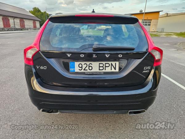 Black Volvo V60 2013 in Paide, with an engine capacity of 2.40 L and mileage of 271 thousand km for 8990 €, photo 4 on AUTOMOTO.COM.LV