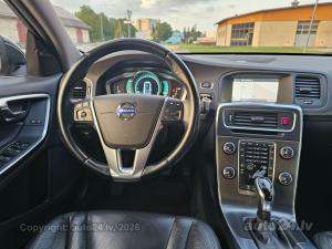 Melns Volvo V60 2013 Paide, ar dzinēja tilpumu 2.40 L un nobraukumu 271 tūkst. km par 8990 €, foto 10 vietnē AUTOMOTO.COM.LV