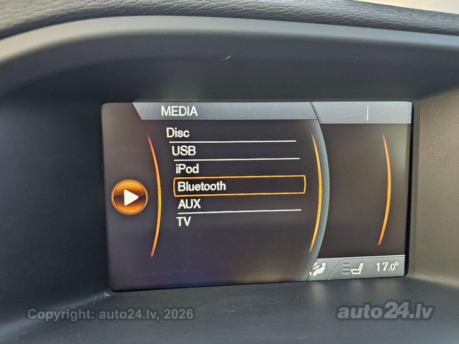 Melns Volvo V60 2013 Paide, ar dzinēja tilpumu 2.40 L un nobraukumu 271 tūkst. km par 8990 €, foto 16 vietnē AUTOMOTO.COM.LV