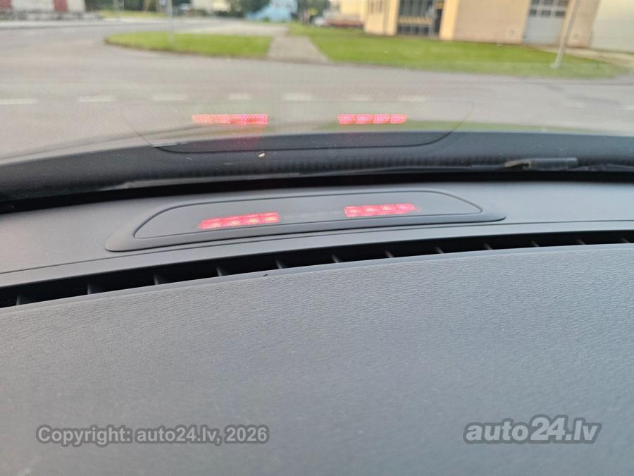 Melns Volvo V60 2013 Paide, ar dzinēja tilpumu 2.40 L un nobraukumu 271 tūkst. km par 8990 €, foto 20 vietnē AUTOMOTO.COM.LV