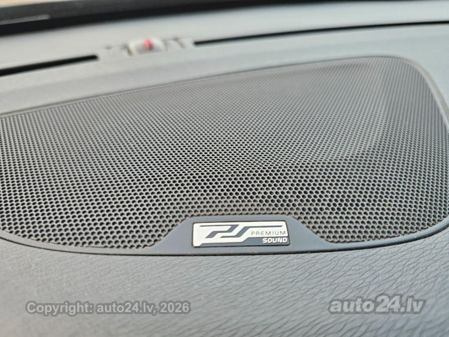Melns Volvo V60 2013 Paide, ar dzinēja tilpumu 2.40 L un nobraukumu 271 tūkst. km par 8990 €, foto 21 vietnē AUTOMOTO.COM.LV