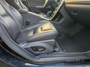 Melns Volvo V60 2013 Paide, ar dzinēja tilpumu 2.40 L un nobraukumu 271 tūkst. km par 8990 €, foto 27 vietnē AUTOMOTO.COM.LV