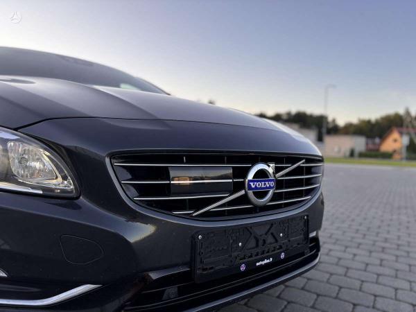 Melns Volvo V60 2013 Raseiniai, ar dzinēja tilpumu 2.40 L un nobraukumu 311 tūkst. km par 6900 €, foto 7 vietnē AUTOMOTO.COM.LV