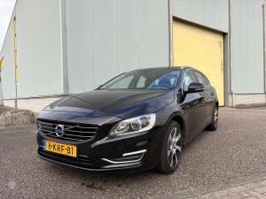 Melns Volvo V60 2013 Jonava, ar dzinēja tilpumu 2.40 L un nobraukumu 341 tūkst. km par 4350 €, foto  vietnē AUTOMOTO.COM.LV