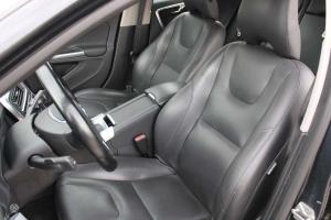 Melns Volvo V60 2013 Viļņa, ar dzinēja tilpumu 2.40 L un nobraukumu 291 tūkst. km par 7890 €, foto 5 vietnē AUTOMOTO.COM.LV