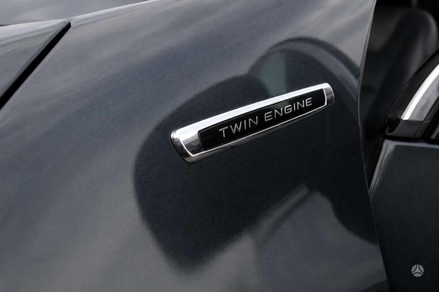 Melns Volvo V60 2013 Viļņa, ar dzinēja tilpumu 2.40 L un nobraukumu 291 tūkst. km par 7890 €, foto 12 vietnē AUTOMOTO.COM.LV