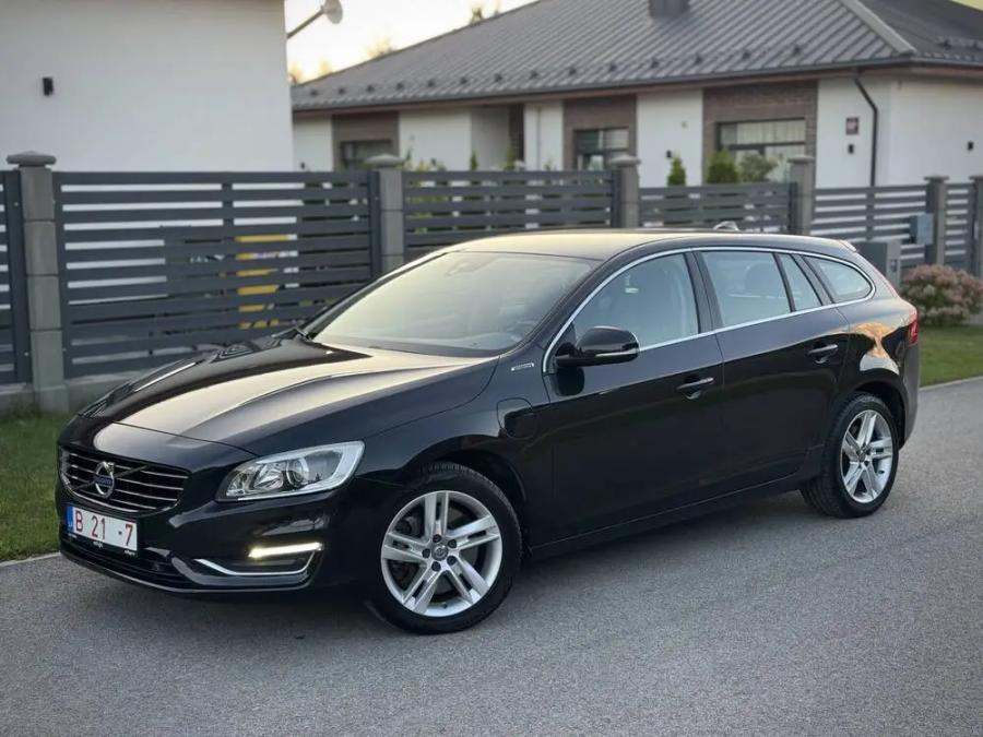 Черный Вольво B60 2013 в Елгава, объемом двигателя 2.40 л и пробегом 242 тыс. км за 8500 €, фото 1 на AUTOMOTO.COM.LV
