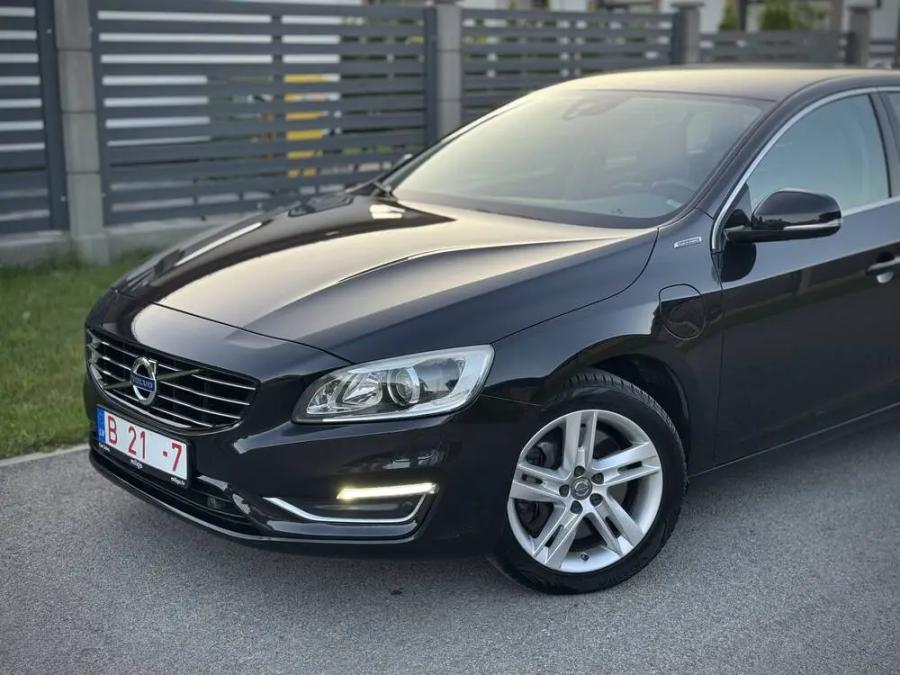 Черный Вольво B60 2013 в Елгава, объемом двигателя 2.40 л и пробегом 242 тыс. км за 8500 €, фото 3 на AUTOMOTO.COM.LV