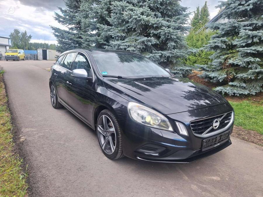 Черный Вольво B60 2013 в Утена, объемом двигателя 1.98 л и пробегом 390 тыс. км за 5750 €, фото 3 на AUTOMOTO.COM.LV