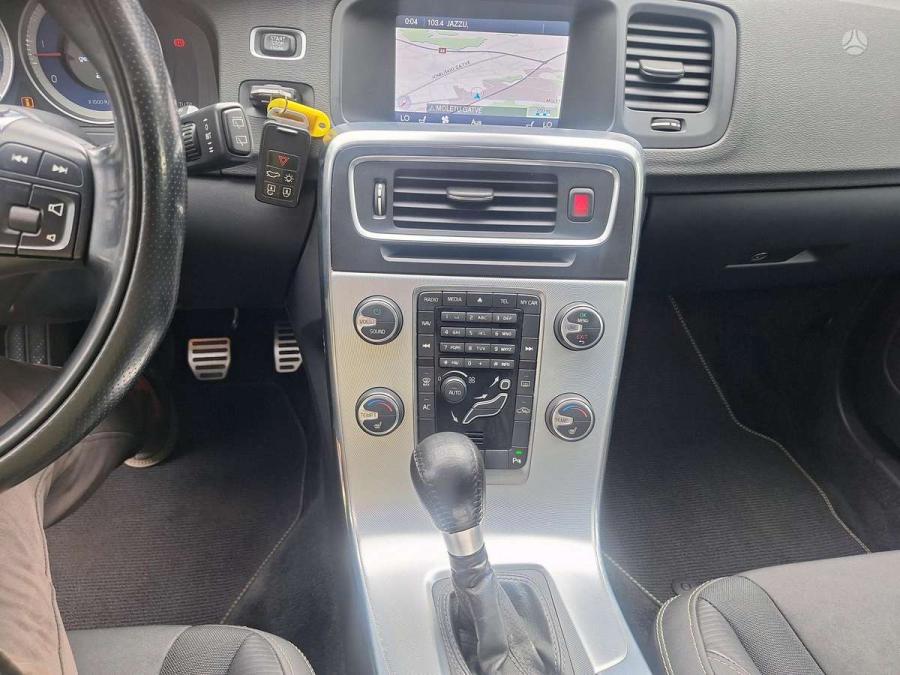 Черный Вольво B60 2013 в Утена, объемом двигателя 1.98 л и пробегом 390 тыс. км за 5750 €, фото 13 на AUTOMOTO.COM.LV