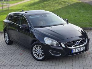 Black Volvo V60 2013 in Radviliskis, with an engine capacity of 2.40 L and mileage of 310 thousand km for 5200 €, photo 4 on AUTOMOTO.COM.LV
