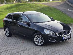 Black Volvo V60 2013 in Radviliskis, with an engine capacity of 2.40 L and mileage of 310 thousand km for 5200 €, photo 5 on AUTOMOTO.COM.LV