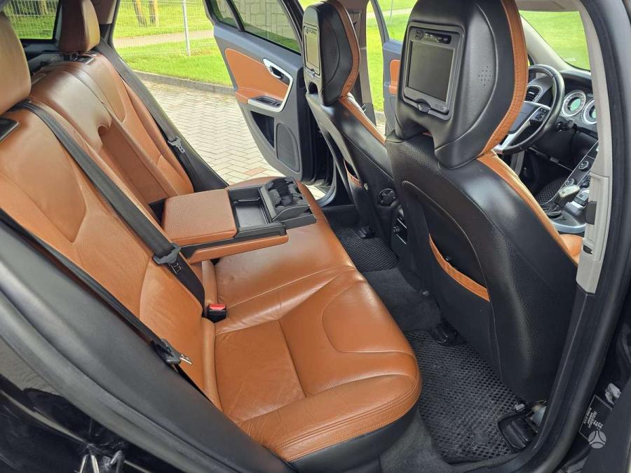 Black Volvo V60 2013 in Radviliskis, with an engine capacity of 2.40 L and mileage of 310 thousand km for 5200 €, photo 16 on AUTOMOTO.COM.LV