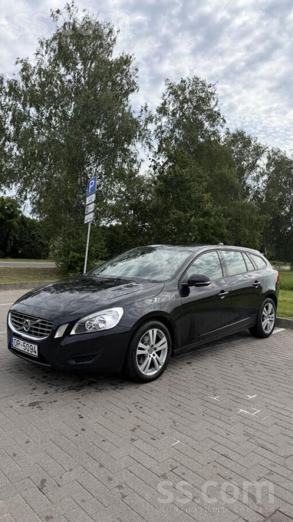 Черный Вольво B60 2013 в Рига, объемом двигателя 2.00 л и пробегом 173 тыс. км за 7500 €, фото 1 на AUTOMOTO.COM.LV