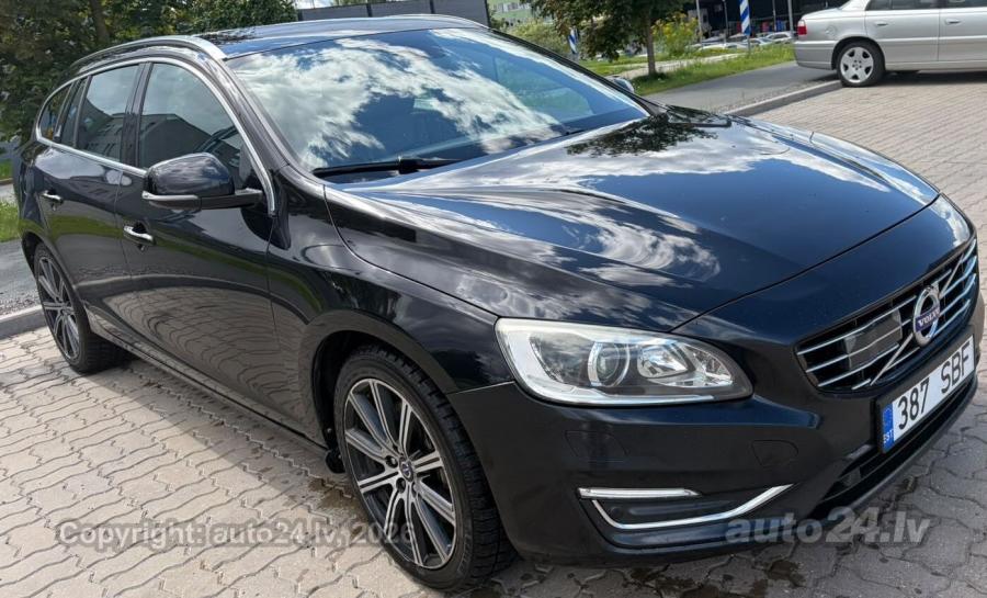 Черный Вольво B60 2013 в Таллин, объемом двигателя 2.40 л и пробегом 300 тыс. км за 7900 €, фото 3 на AUTOMOTO.COM.LV