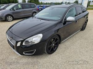 Melns Volvo V60 2013 Tartu, ar dzinēja tilpumu 2.40 L un nobraukumu 245 tūkst. km par 6990 €, foto  vietnē AUTOMOTO.COM.LV