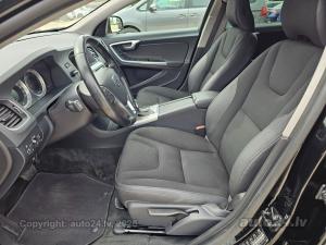 Black Volvo V60 2013 in Tartu, with an engine capacity of 2.40 L and mileage of 245 thousand km for 6990 €, photo 10 on AUTOMOTO.COM.LV