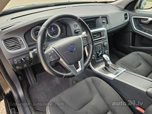 Black Volvo V60 2013 in Tartu, with an engine capacity of 2.40 L and mileage of 245 thousand km for 6990 €, photo 11 on AUTOMOTO.COM.LV