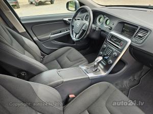 Black Volvo V60 2013 in Tartu, with an engine capacity of 2.40 L and mileage of 245 thousand km for 6990 €, photo 13 on AUTOMOTO.COM.LV