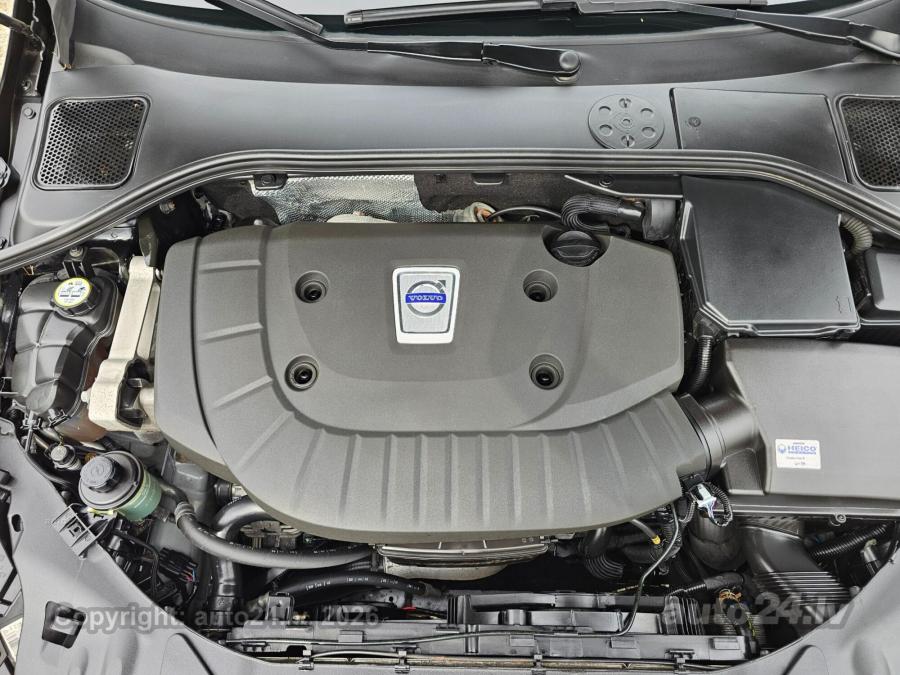 Black Volvo V60 2013 in Tartu, with an engine capacity of 2.40 L and mileage of 245 thousand km for 6990 €, photo 16 on AUTOMOTO.COM.LV