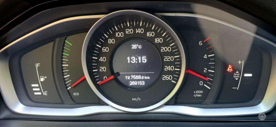 Black Volvo V60 2013 in Vilnius, with an engine capacity of 1.98 L and mileage of 289 thousand km for 6399 €, photo 14 on AUTOMOTO.COM.LV